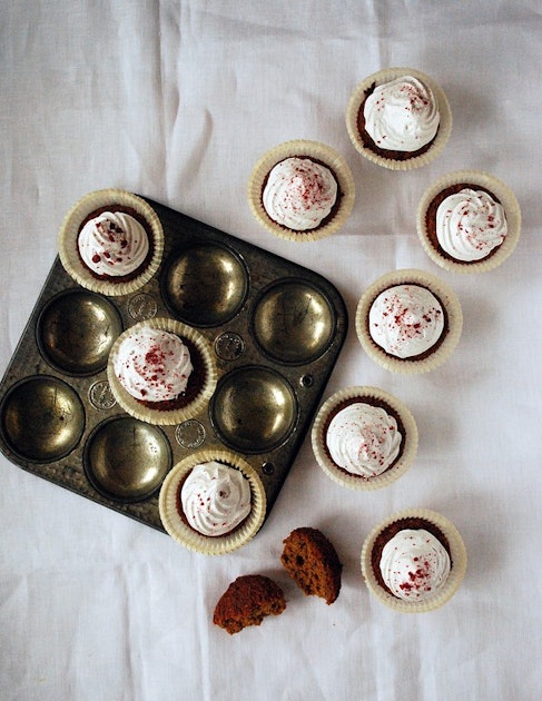 Skördefest på rödbetor blev muffins med frosting (utan gluten, mjölk ...