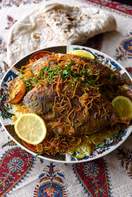 Mtabaq samak - Stekt fisk med vermicelli täckt ris | Zeinab Amins blogg