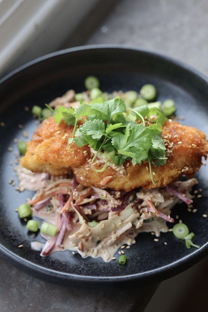 Friterad kyckling med asiatisk coleslaw