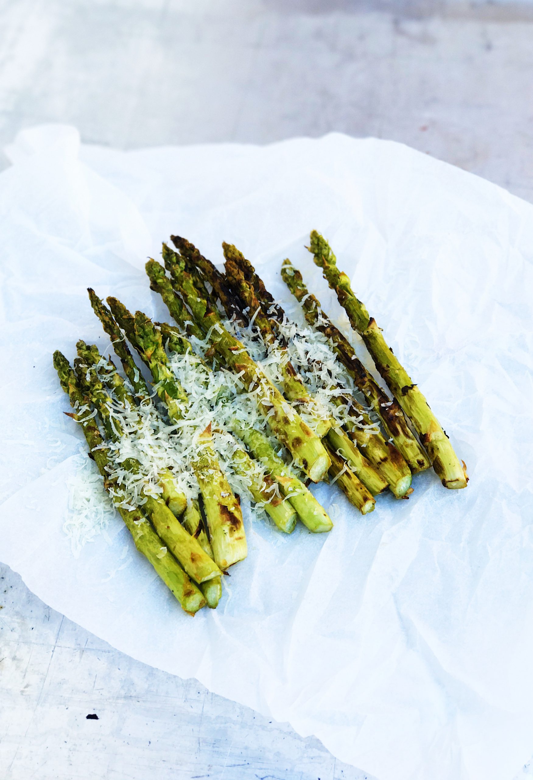 Grillad Sparris med Vitlök & Parmesan | Fridas Bakblogg