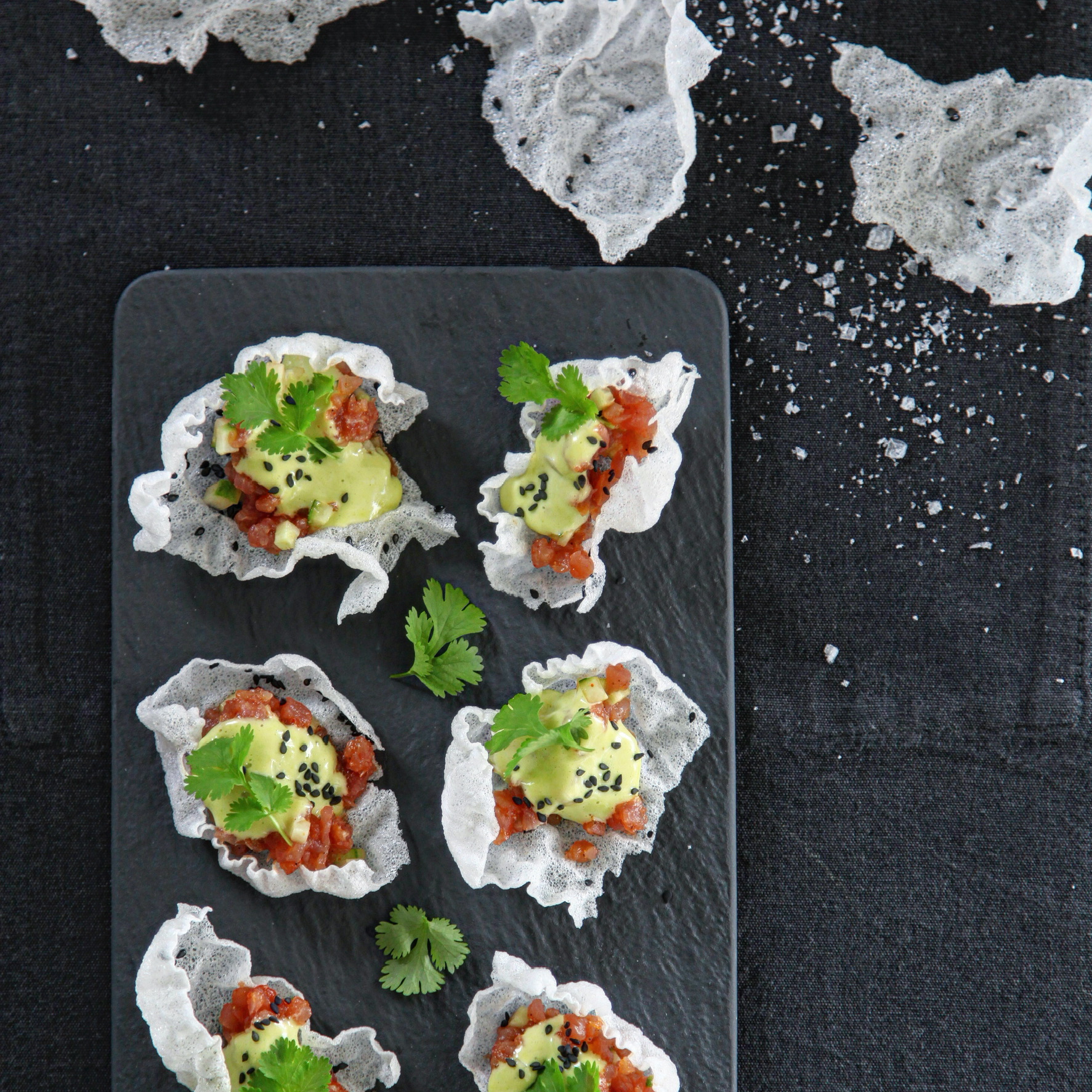 Friterat rispapper med sesam, tonfisktartar & jalapeñomajonnäs ...