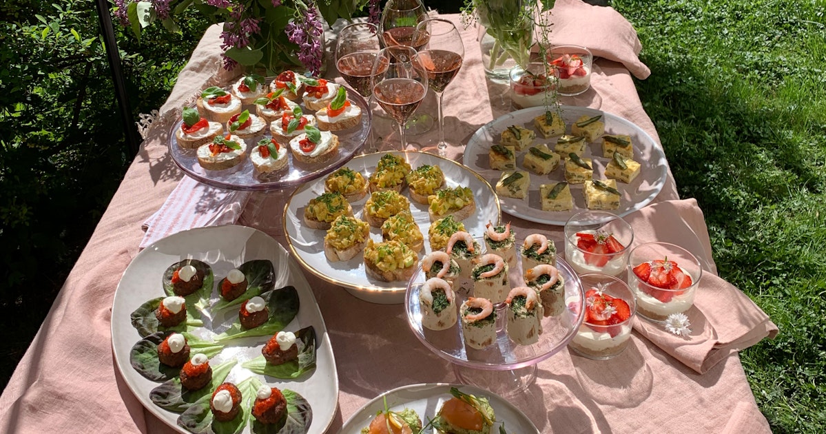 Buffé med plockmat för vårens alla fester