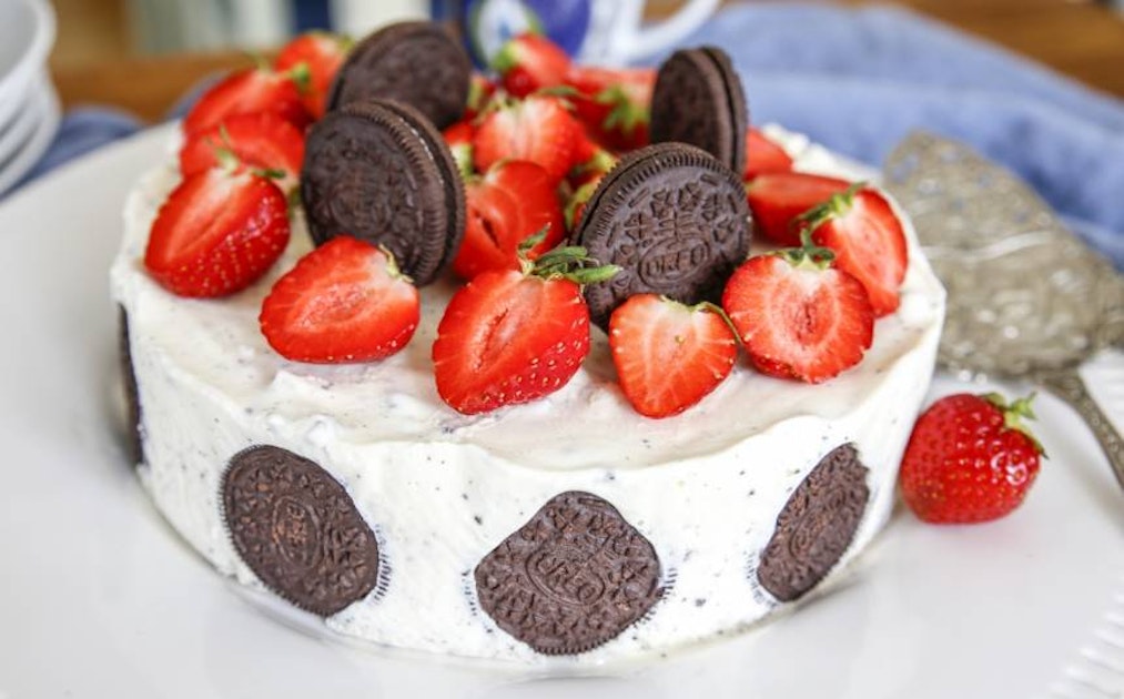 Oreo glasstårta med jordgubbar | Fredriks Fika