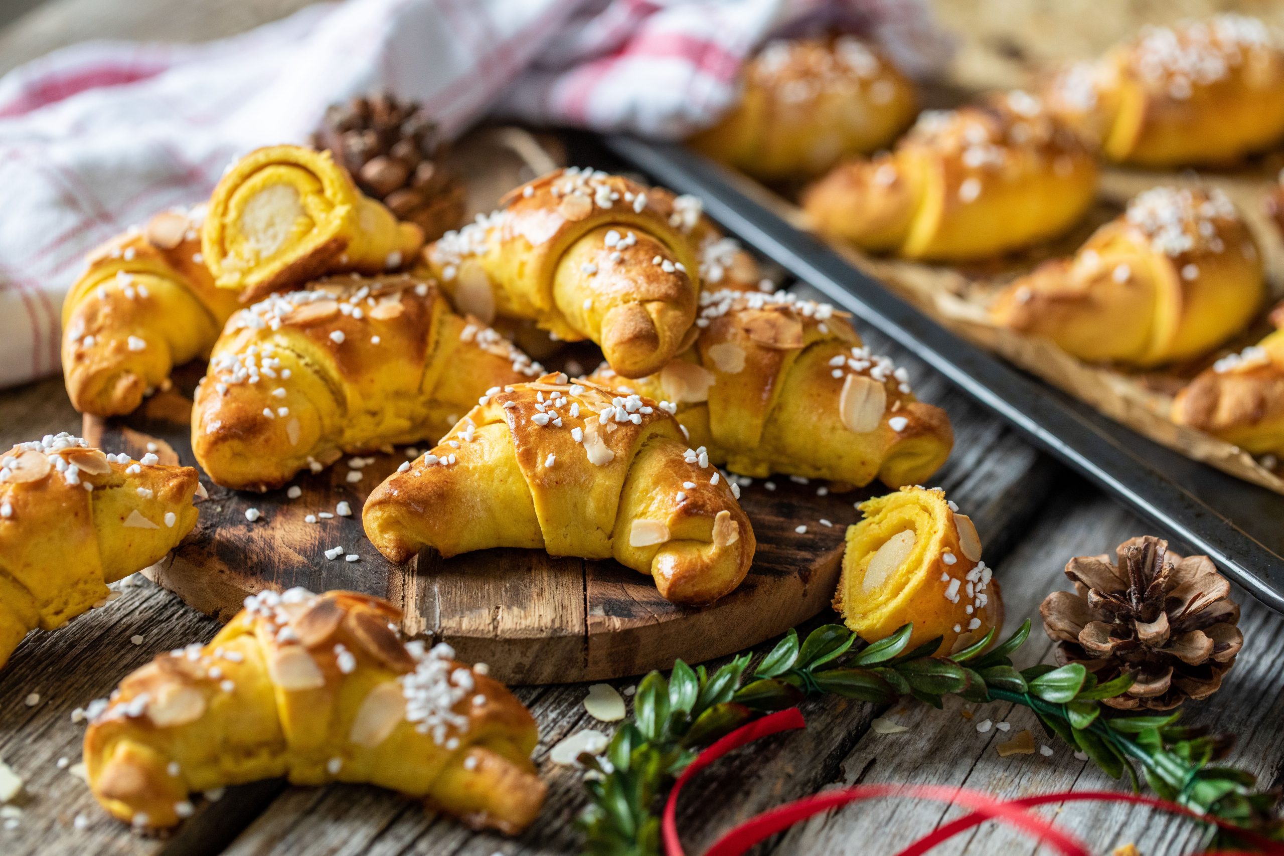 Saffransgifflar med mandelmassa | Fredriks Fika