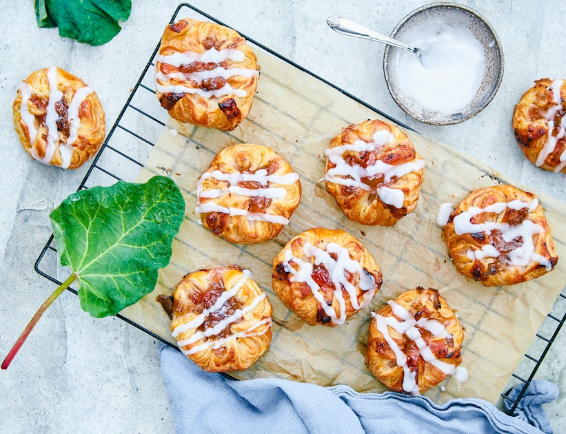 Enkla wienerbröd med rabarberkompott | Fredriks Fika